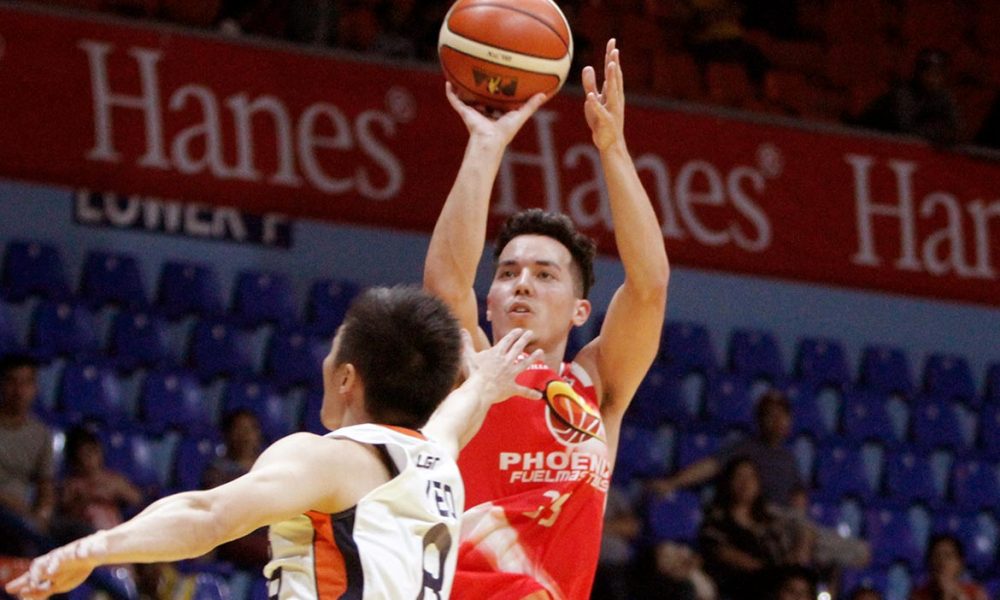 Wright scores 17 in the fourth to lift Phoenix past Meralco