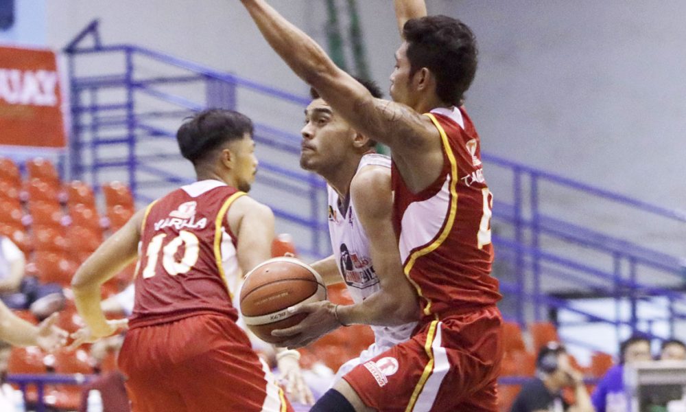 Sumalinog leads young Hawkeyes by example