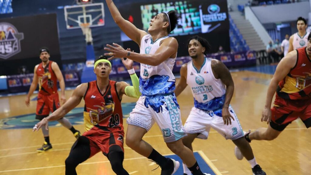 Jazul cools down San Miguel streak, leads Phoenix to PBA Bubble QF