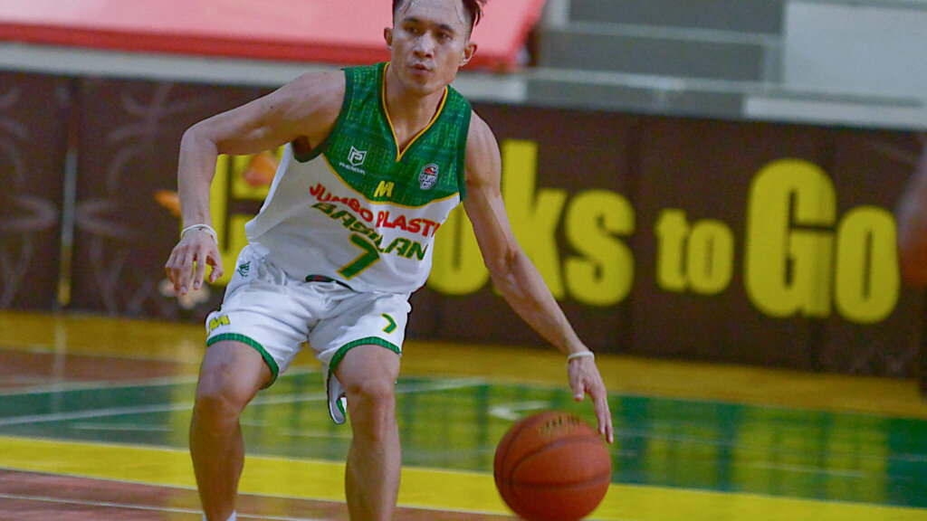 Slippery floor hounds VisMin anew as Basilan-Roxas tilt stops in third qtr