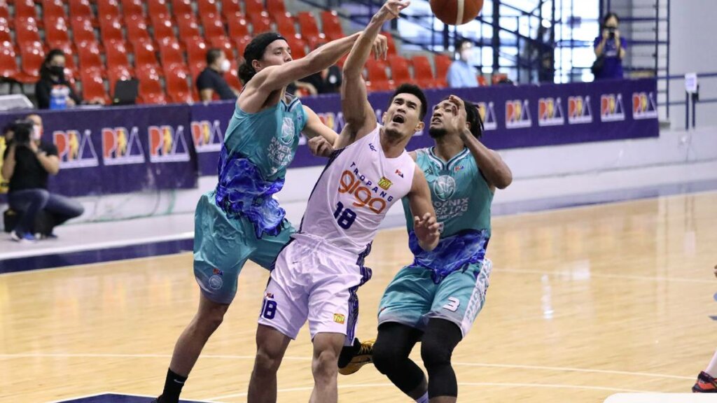 Chot Reyes does not want Rosario to be next RDO: 'I need you to be Troy'