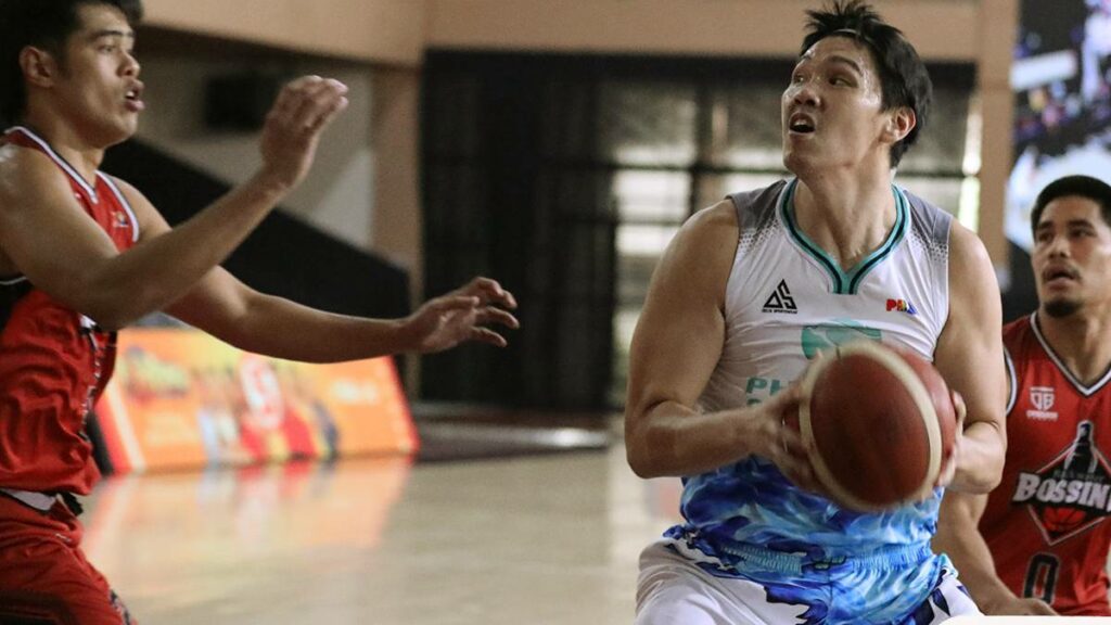 Robinson says Chua is back to being Phoenix's 'Great Wall of China'