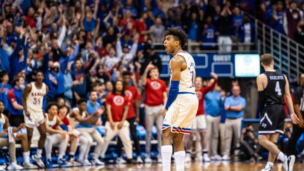 Remy Martin’s season-high outing propels Kansas to Elite Eight