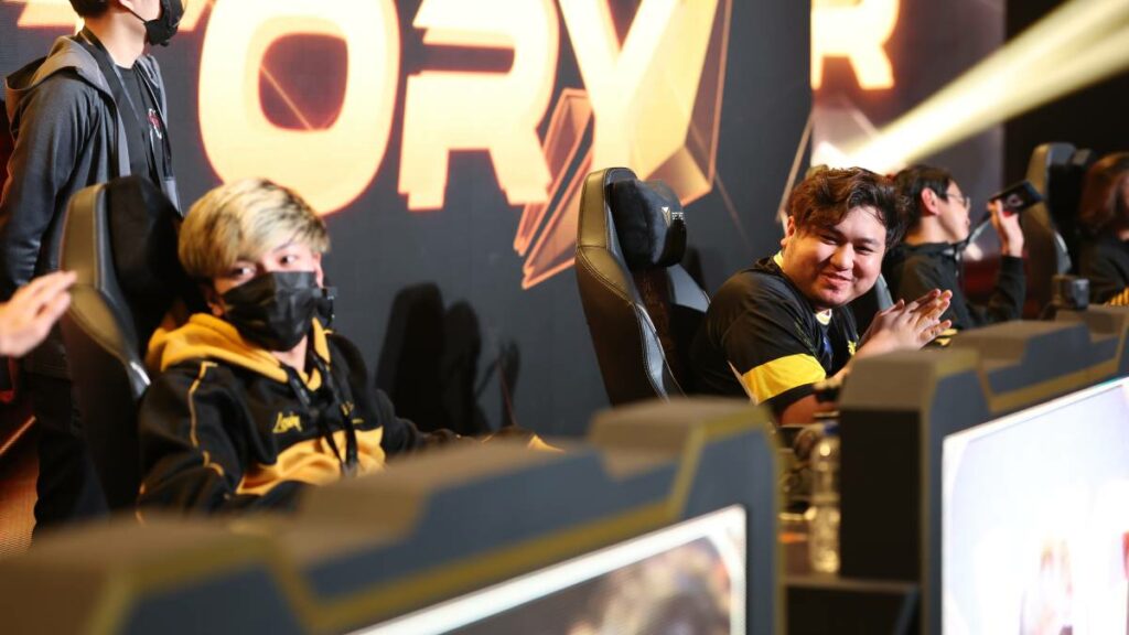 ONIC scores stunning sweep of RRQ Hoshi, moves on verge of M3 Grand Finals