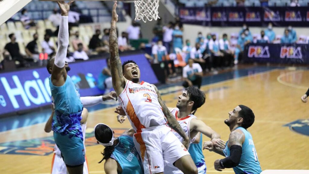 PBA: Malonzo, Santos fend off Phoenix surge as Northport streak continues