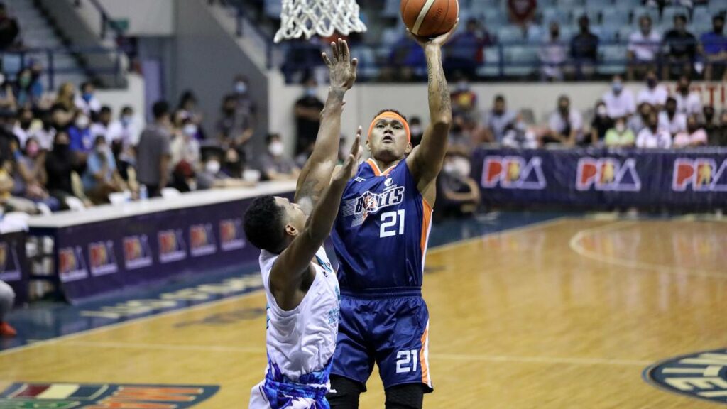 PBA: Hugnatan powers comeback vs Phoenix as Meralco scores debut win
