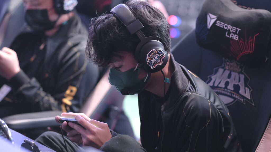 MPL: ONIC PH deals Blacklist first loss, gains lead