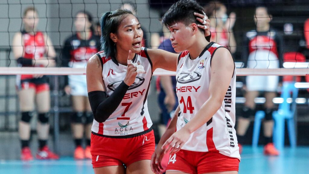 Besides win vs Cignal, Carandang wins bet with Paat