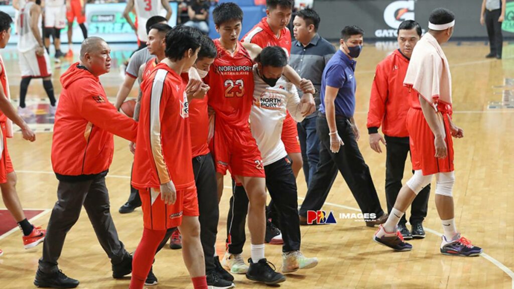 William Navarro suffers torn ACL