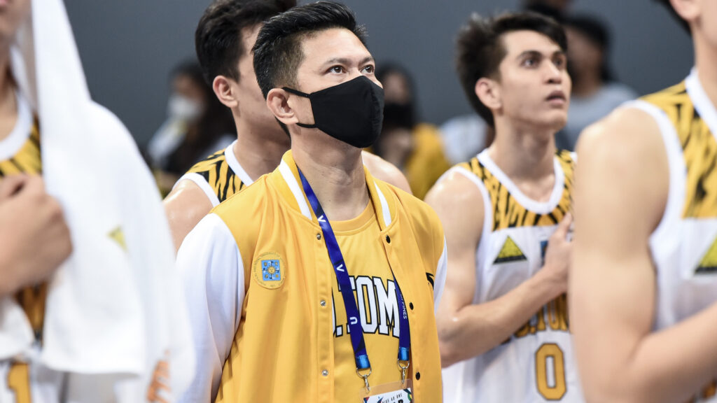 Bal David resigns as UST head coach