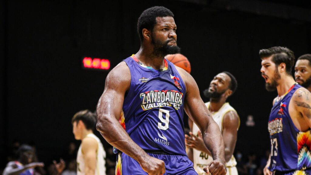 Hester arrives to join Magnolia