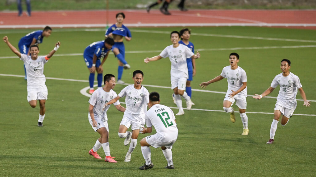 UAAP 85 BFB: DLSZ upends rival Ateneo, sets up Final clash with FEU-D