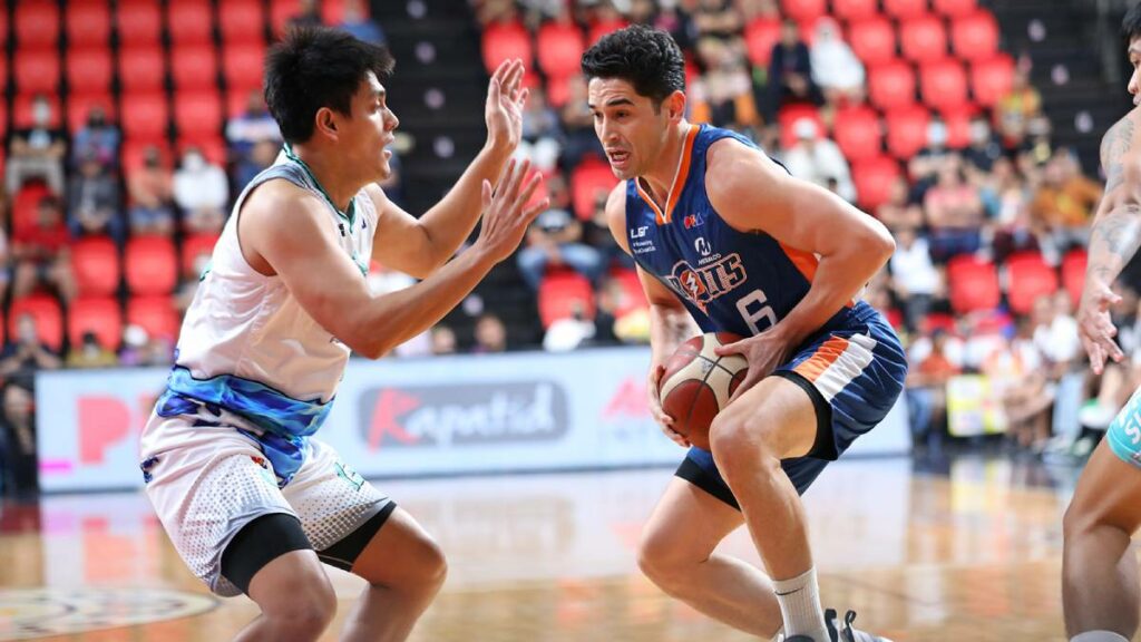 PBA: Banchero breaks out of slump as Meralco fends off Phoenix to stay ...