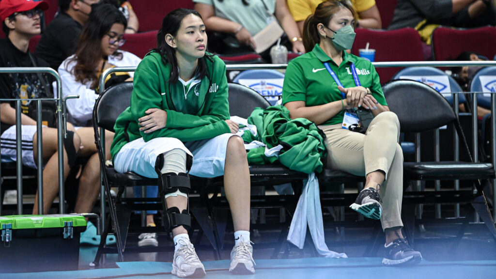 Leila Cruz out for season due to ACL tear