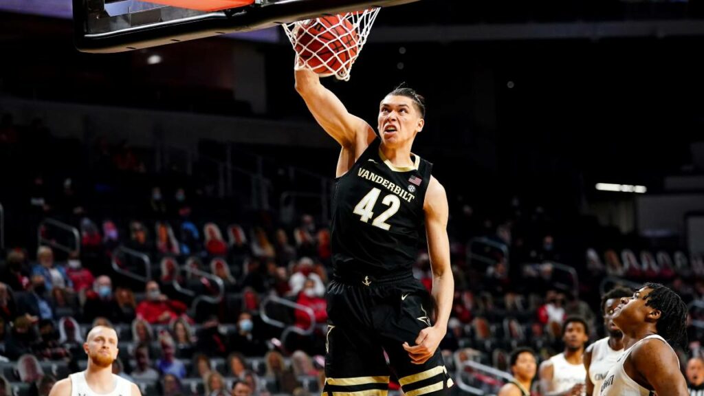 Quentin Millora-Brown enters transfer portal