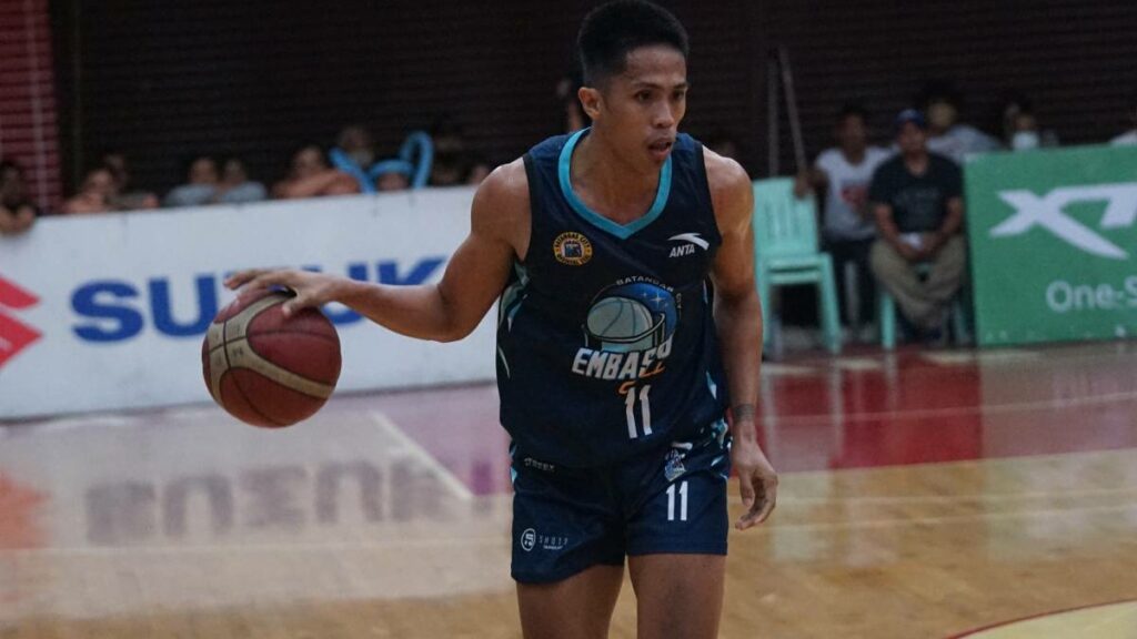 MPBL: Rhaffy Octobre-led Batangas ends Pampanga's 17-game winning streak