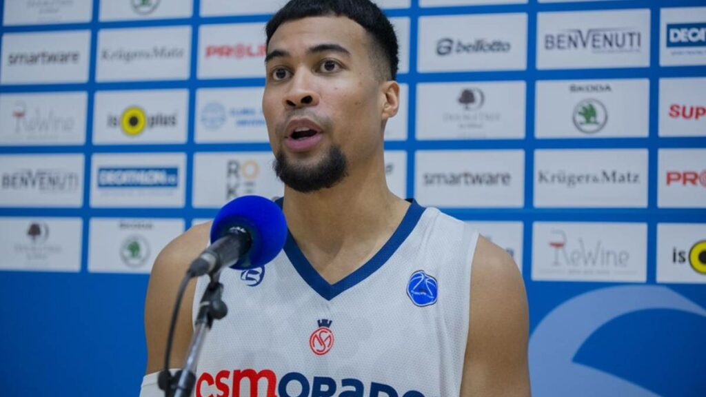 Stephen Holt leads record 128 aspirants for PBA Draft