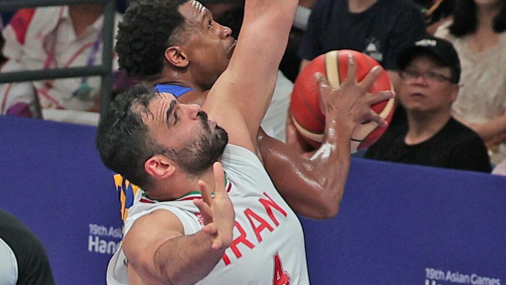 Brownlee the hero vs Iran, leads Gilas Men to first Asiad semis in 21 years