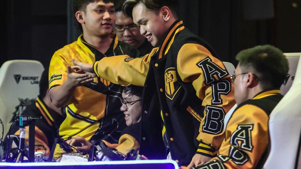 MPL PH: KyleTzy propels AP.Bren to UB finals after great escape over RSG
