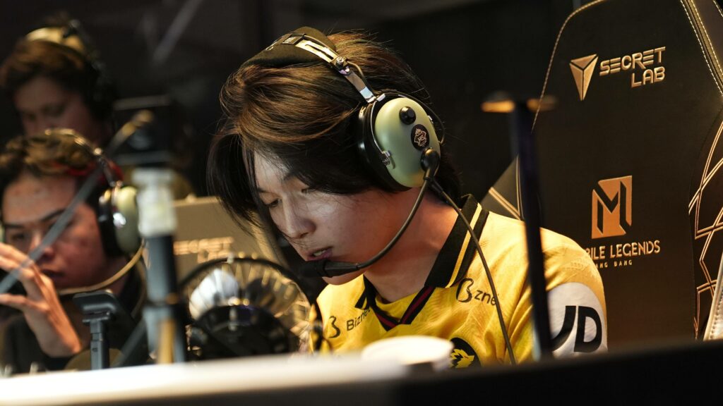 M5: Vintage Kairi carries Onic to UB finals, sends Deus Vult to LB