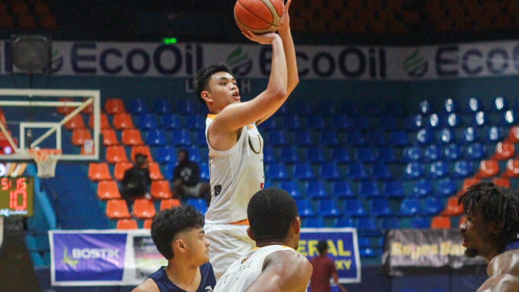 Amiel Acido eases into role as rotation player for UST