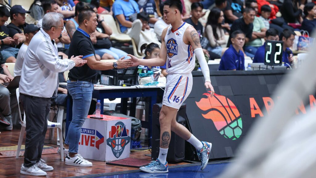 Jong praises Jonnel Policarpio's effort amid positional adjustments