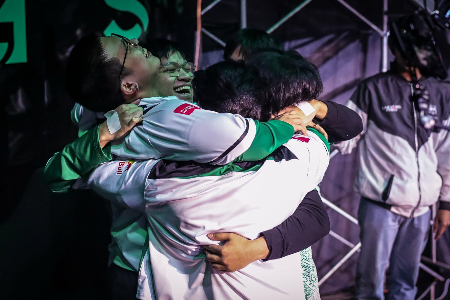 Team Falcons complete miracle run, punches MPL PH playoff berth with ...